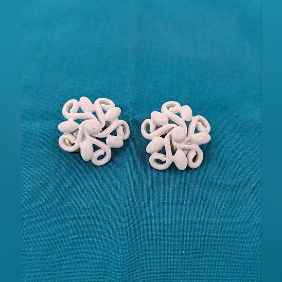 Monet | Jewelry | Vintage White Enamel Monet Earrings | Poshmark